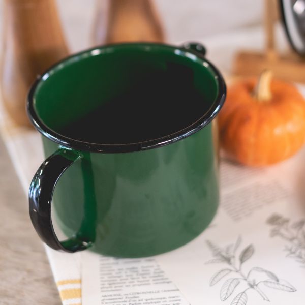 Caneca de Ágata com Bico Verde 1 litro - Cozinha Retrô